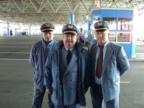 Carinska uprava - Glumac ivica zadro u ulozi carinskog službenika